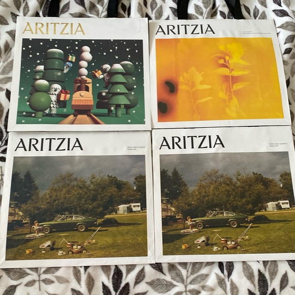 Aritzia | Bags | 4 Aritzia Medium Shopping Bags | Poshmark